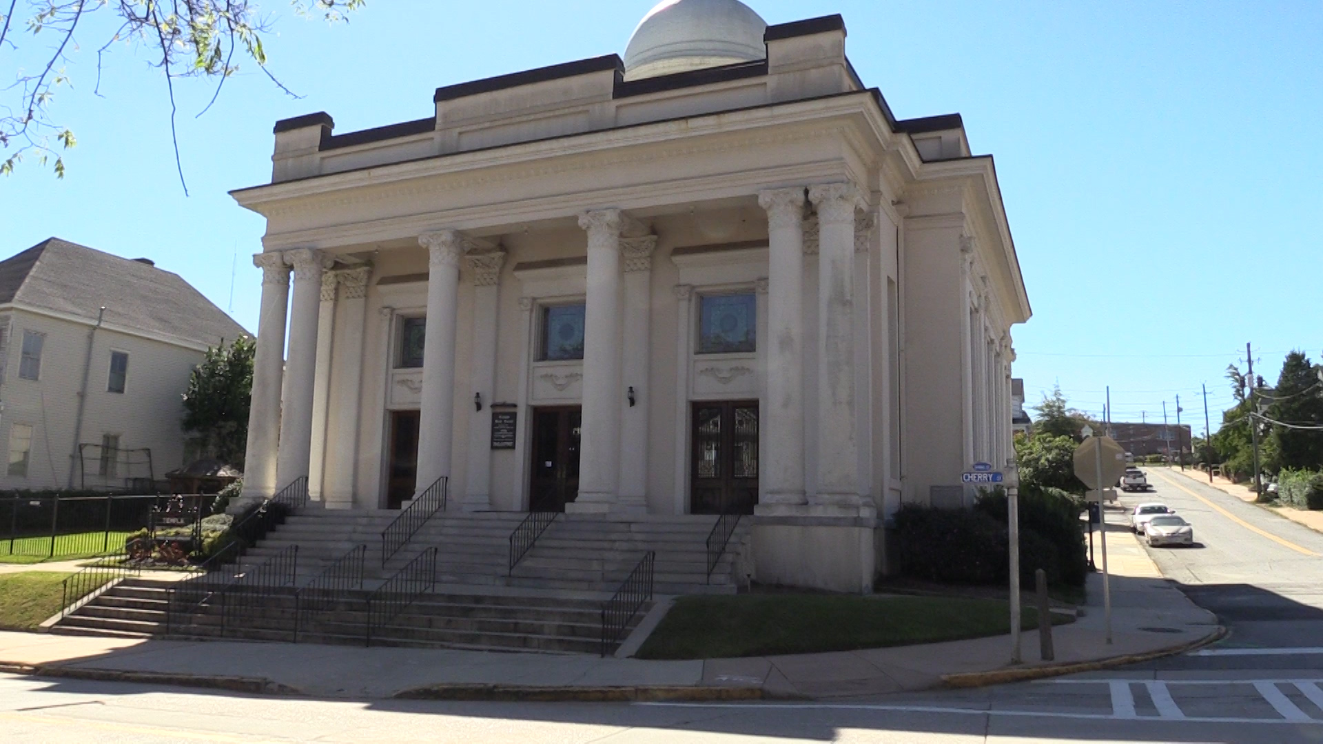 Macon Jewish community comes together for victims in Pittsburgh ...