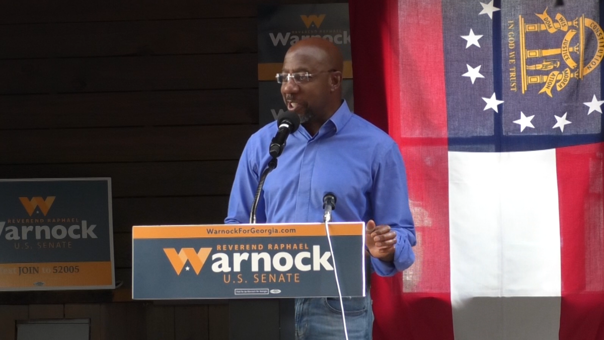 Senator Raphael Warnock makes stop in Macon ahead of Election Day