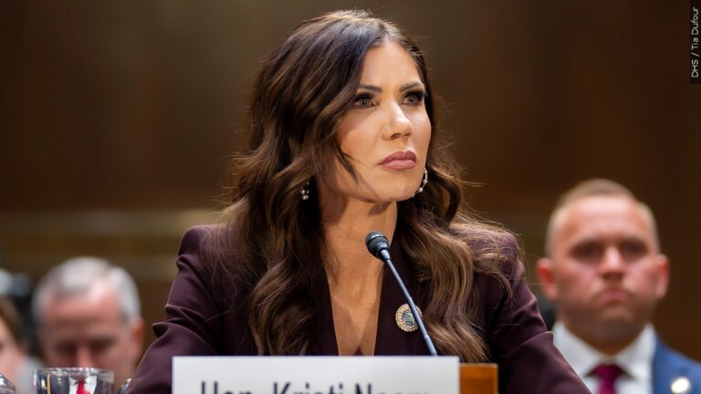 Trump replaces Kristi Noem as homeland security secretary, taps Sen ...