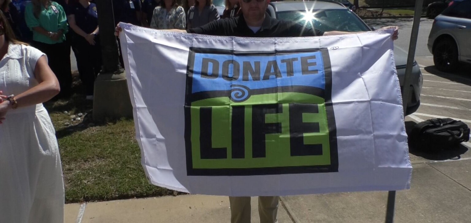 Macon hospitals raise Donate Life flag during Donate Life Month to ...