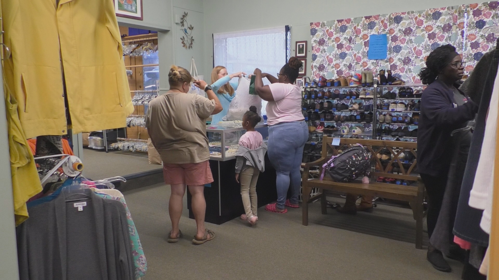 Paula’s Closet provides free clothing each week in Macon - 41NBC News ...