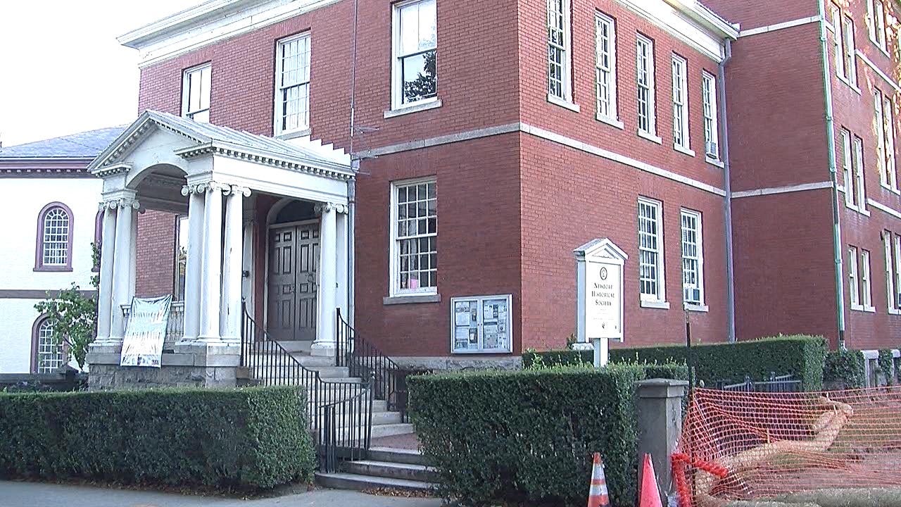 Congregation at oldest US synagogue reviewing legal options