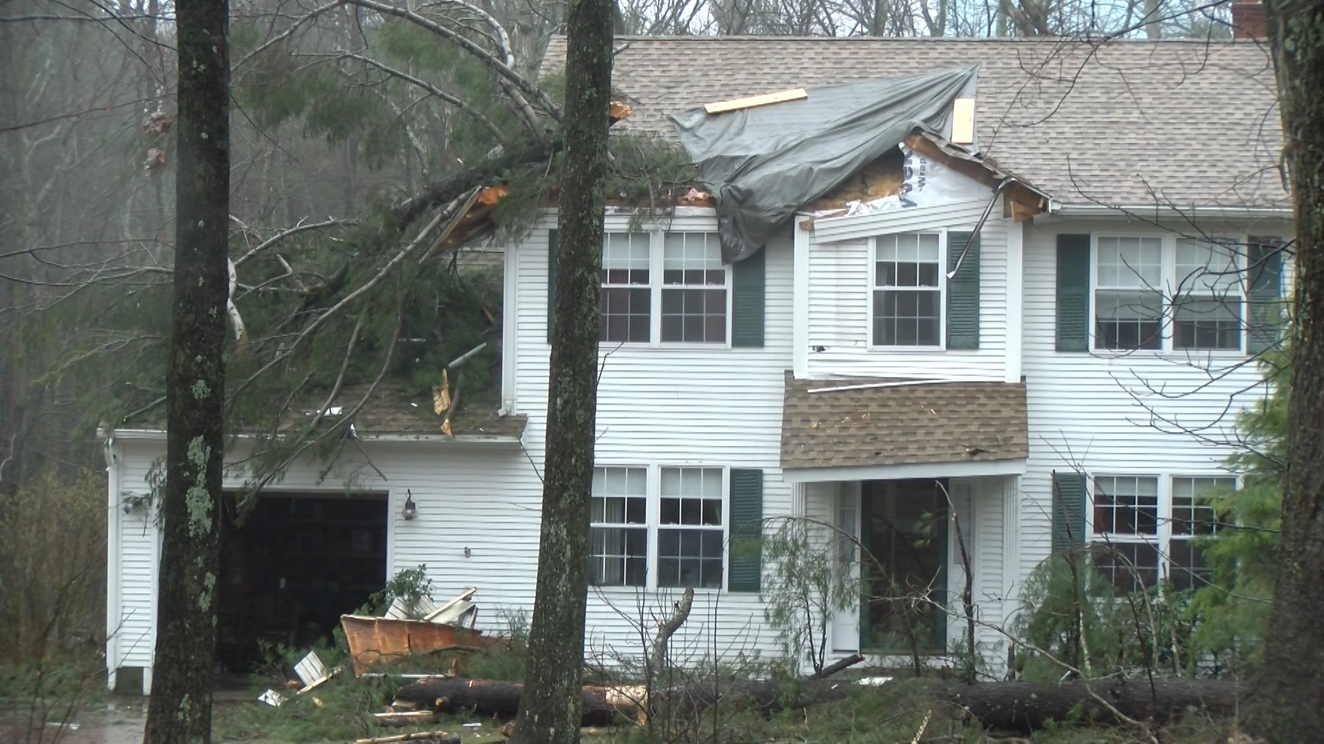 Clean up underway following severe storm damage | ABC6