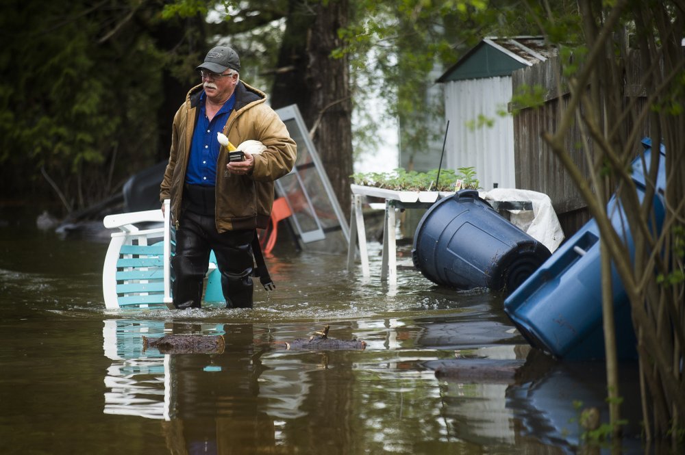 Thousands evacuated as river dams break in central Michigan | ABC6 Thousands evacuated as river dams break in central Michigan | ABC6