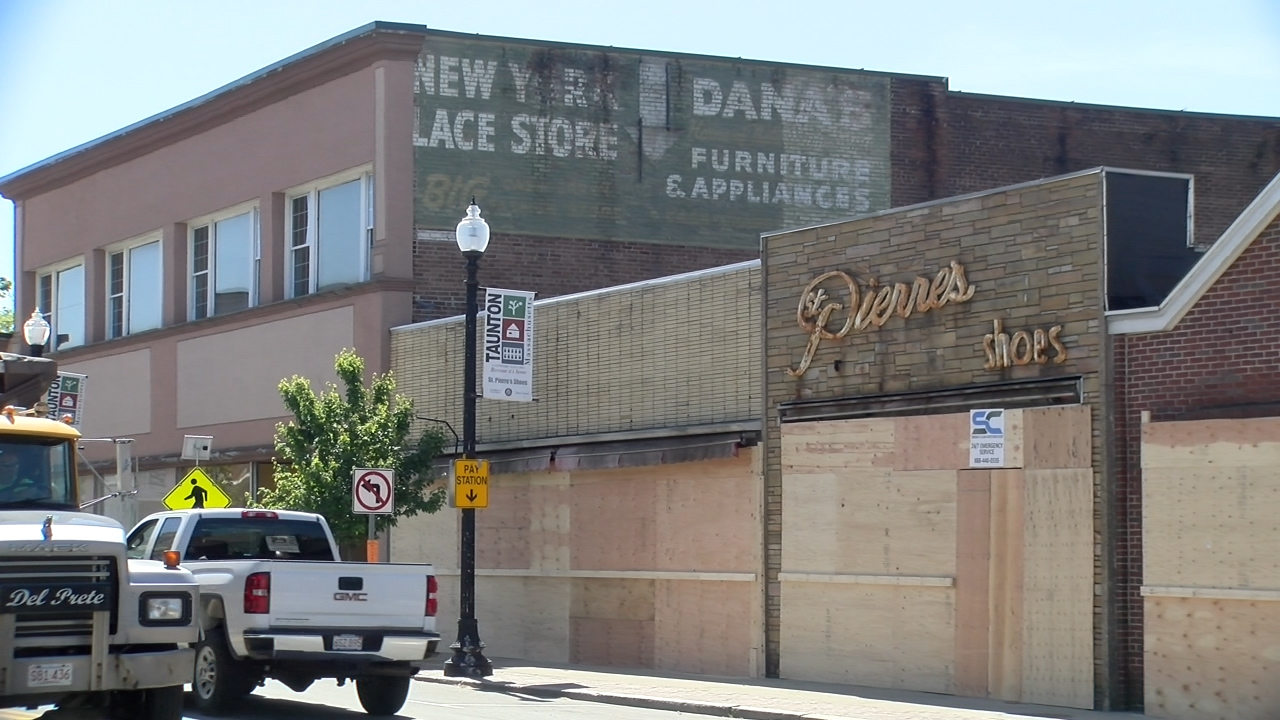 Downtown Taunton boarded up ahead of Thursday protests | ABC6