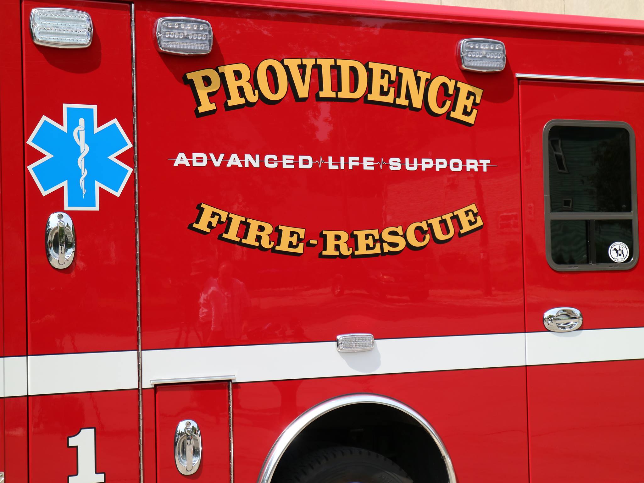 One dead following apartment fire in Providence | ABC6