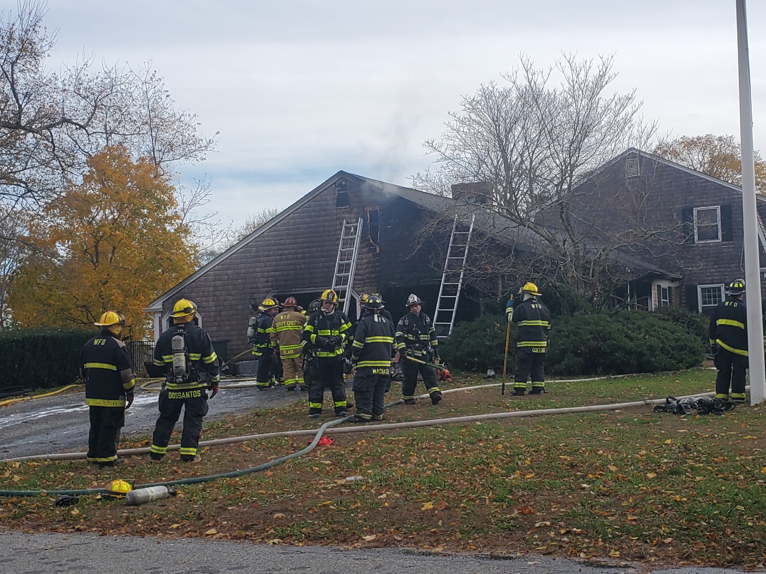 Fire destroys garage in Warren | ABC6