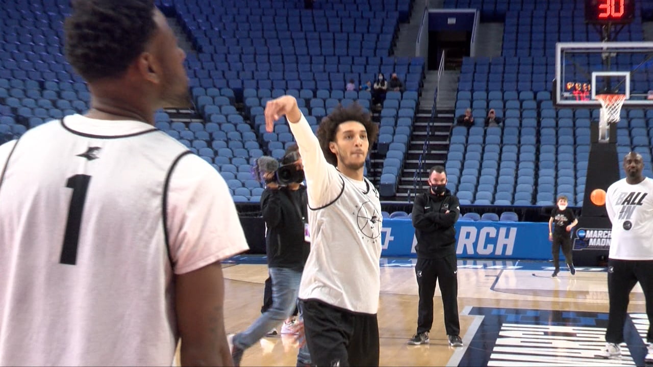 New Bedford's Brycen Goodine Playing His Part In PC Run | ABC6