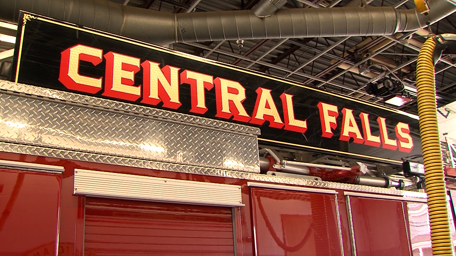 3 people hospitalized after car crash in Central Falls | ABC6