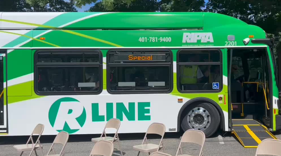 McKee, RIPTA unveil all-electric bus line | ABC6