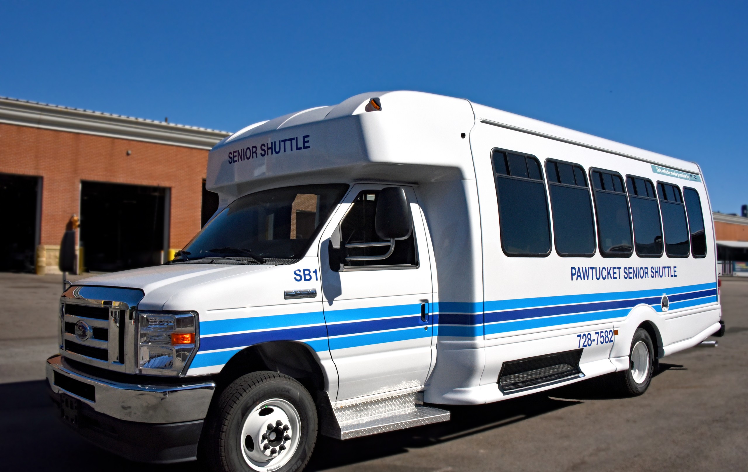 Reed, RIPTA to roll out community vans for seniors | ABC6
