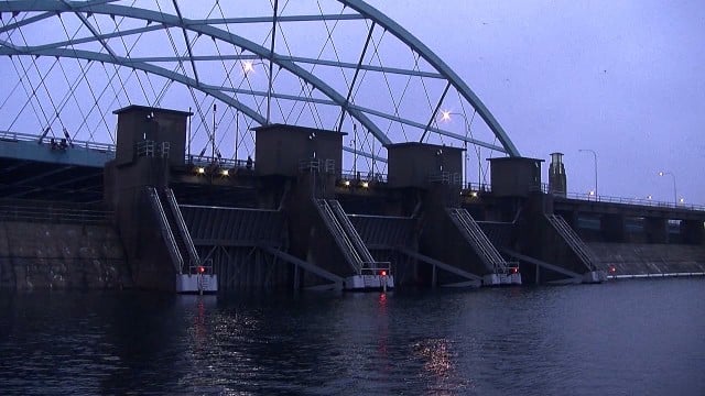 Building the Fox Point Hurricane Protection Barrier | ABC6