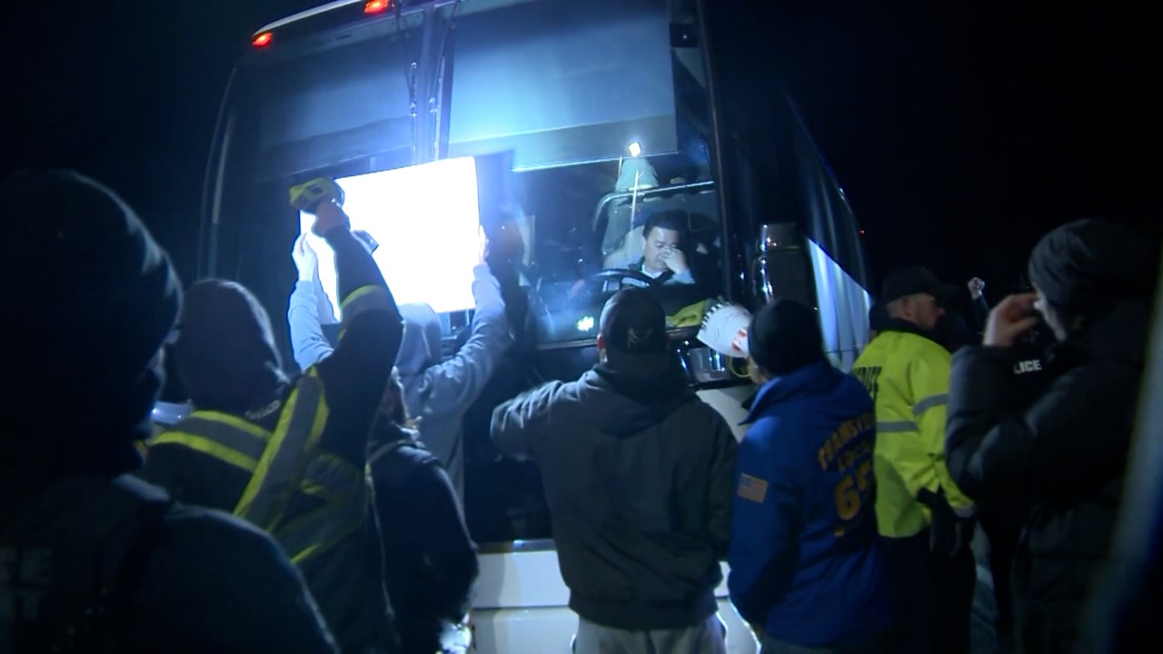 Over 300 workers strike at Sysco Boston | ABC6