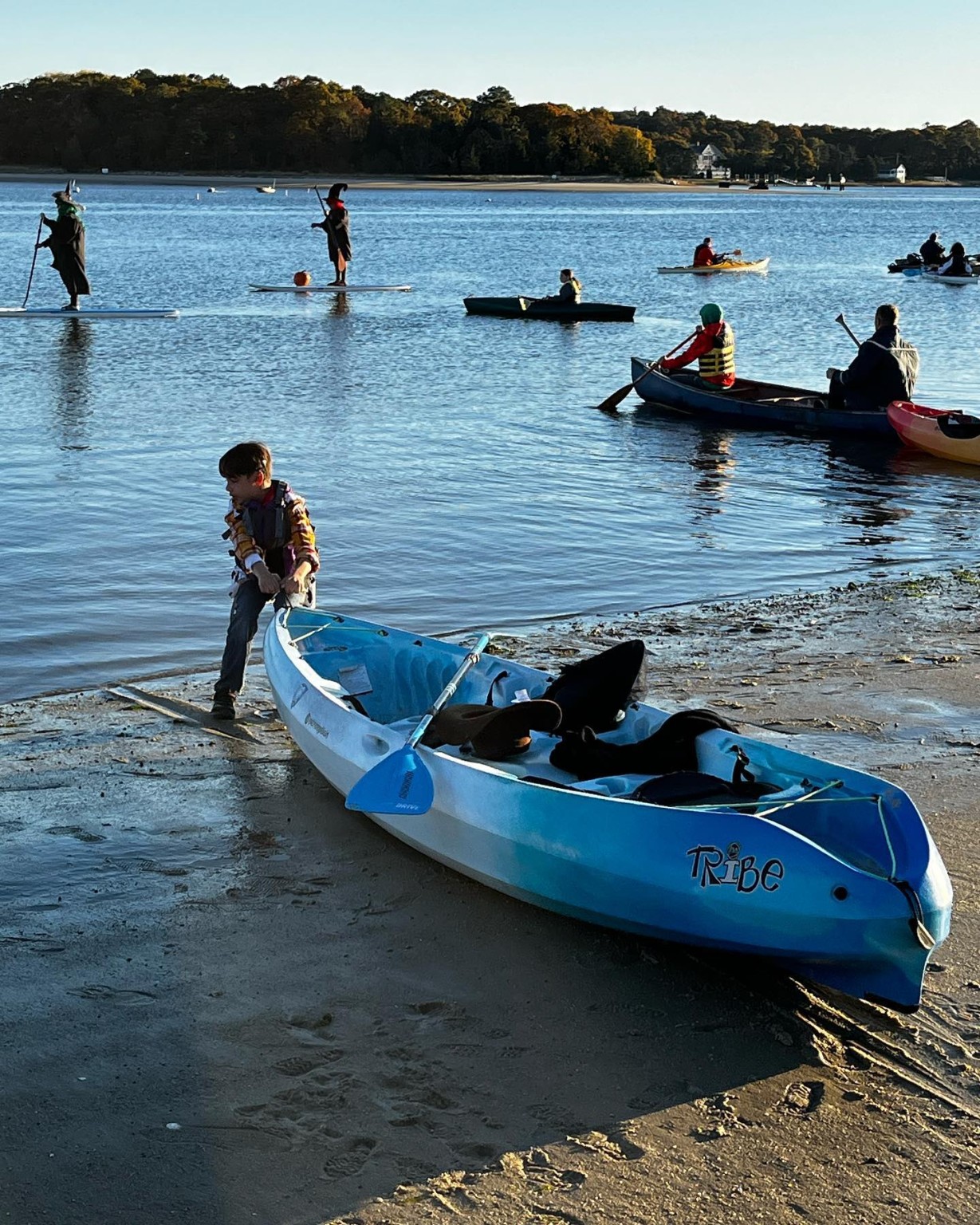 Buzzards Bay Coalition hosts pumpkin paddle parade | ABC6