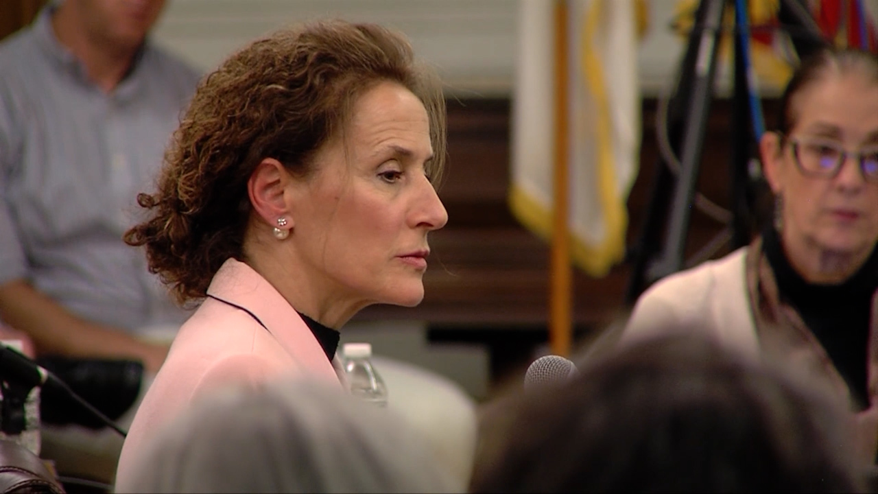 Lisa Baldelli-Hunt, ousted Woonsocket mayor, to be sworn back into ...