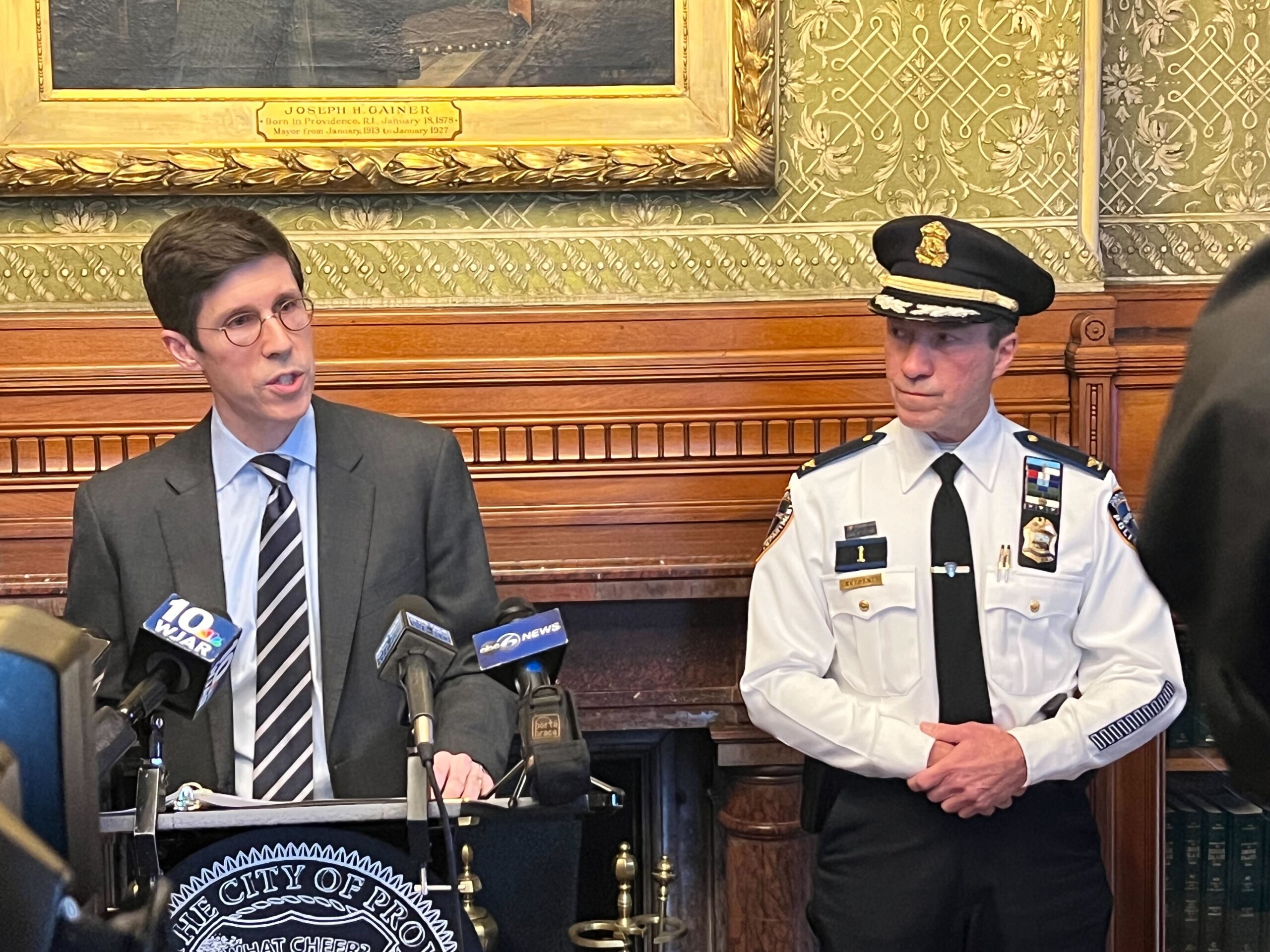 Smiley announces search process for next Providence police chief | ABC6