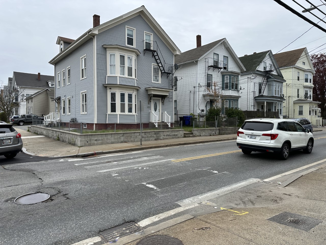 Pawtucket police respond to Lonsdale Ave. shooting | ABC6