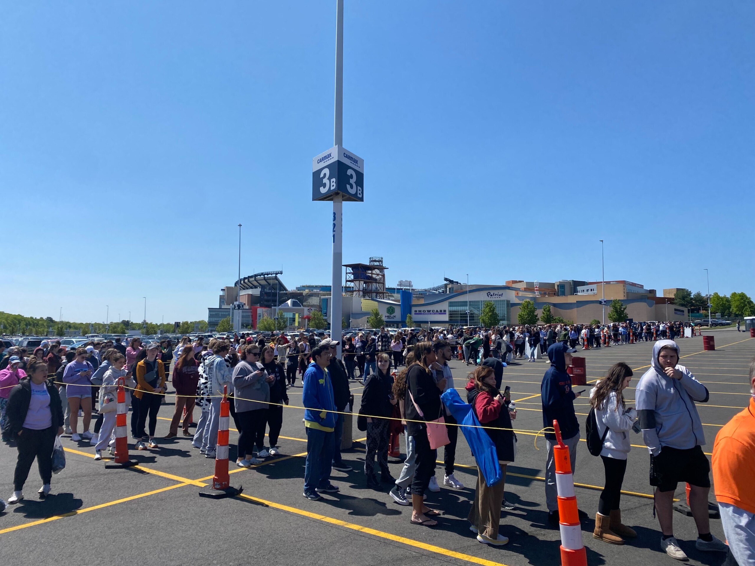 Swifties, police gear up for 'Eras Tour' weekend at Gillette Stadium | ABC6