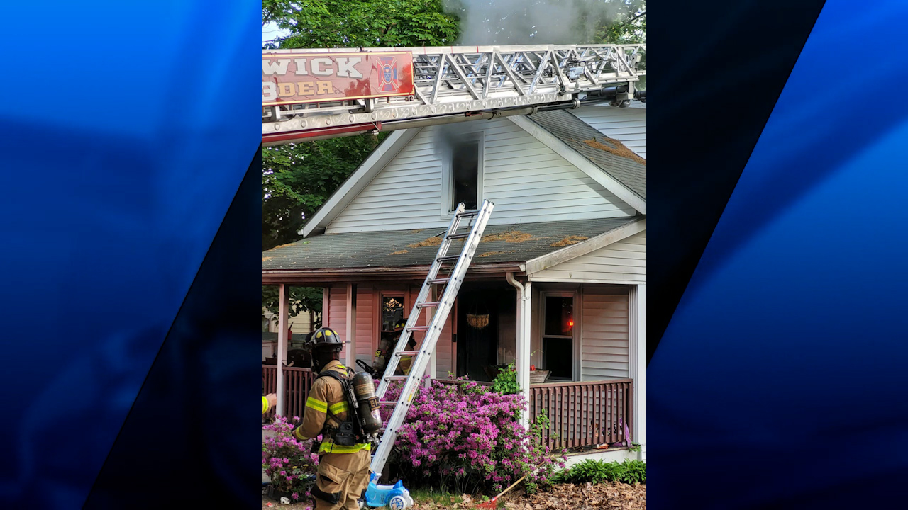 Warwick fire forces family from their home | ABC6