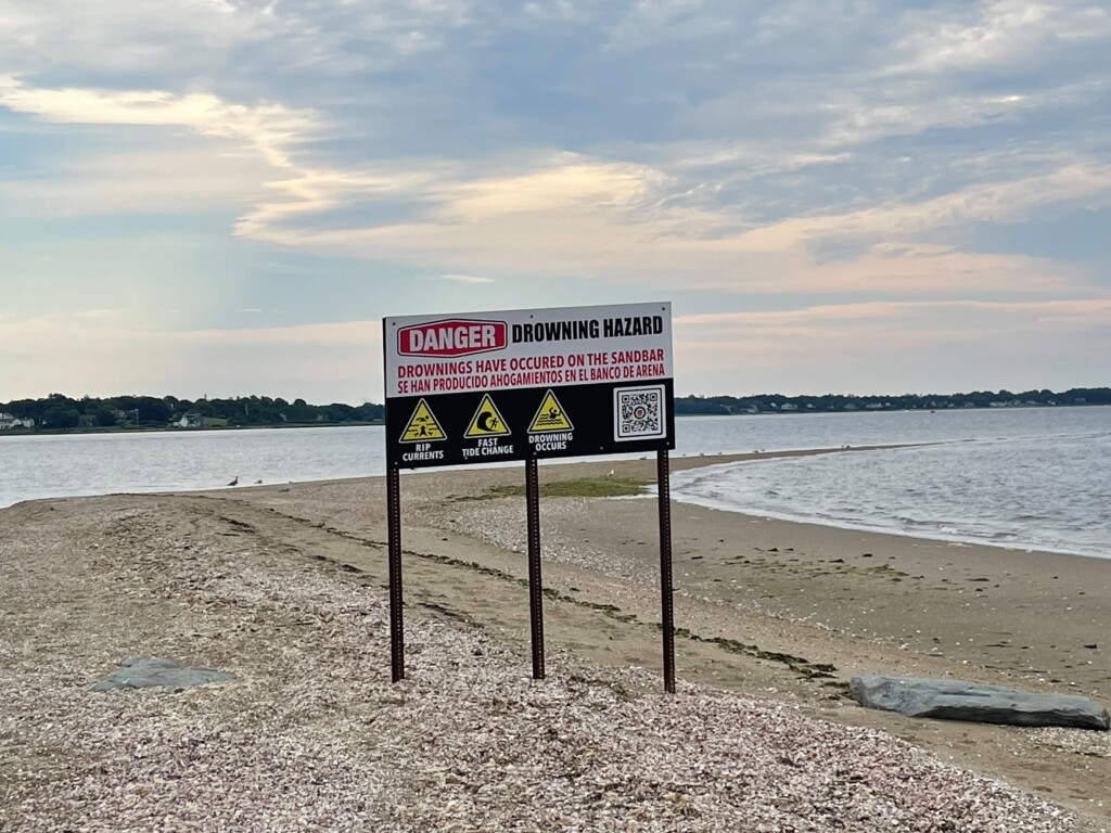 East Greenwich woman pulled from water at Warwick beach dies | ABC6