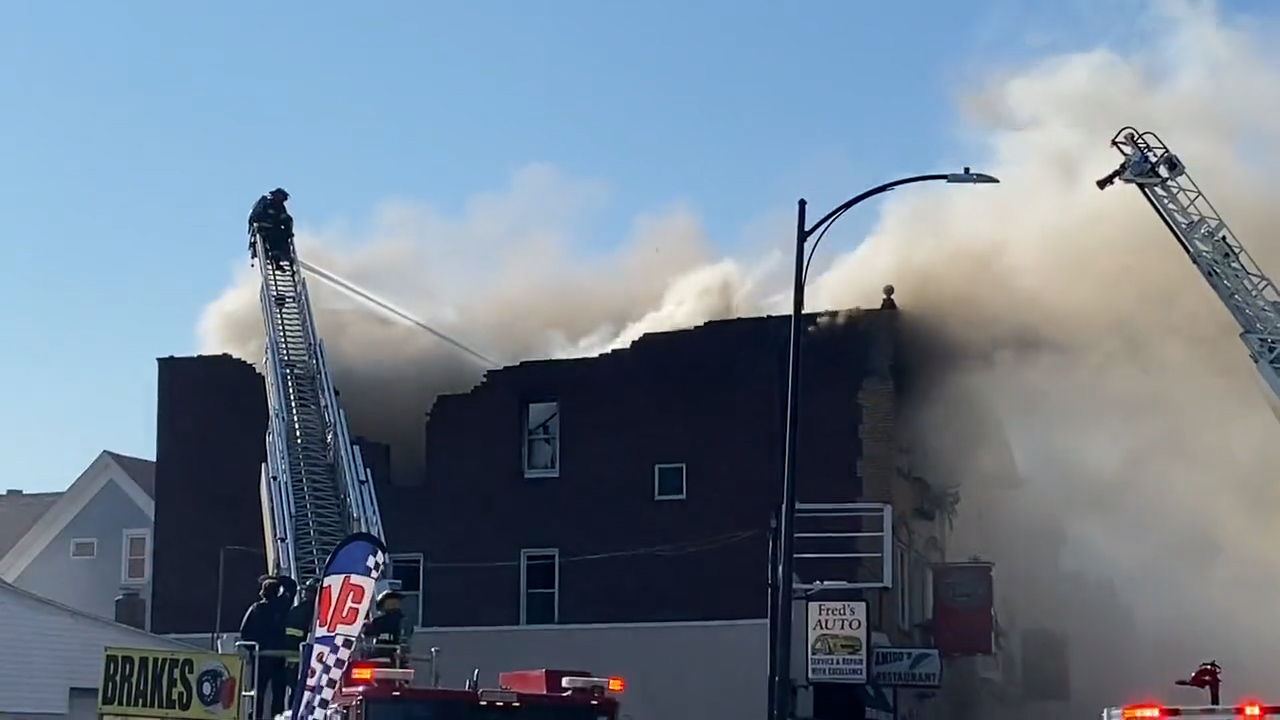 Roof collapses as heavy fire rips through building in New Bedford | ABC6