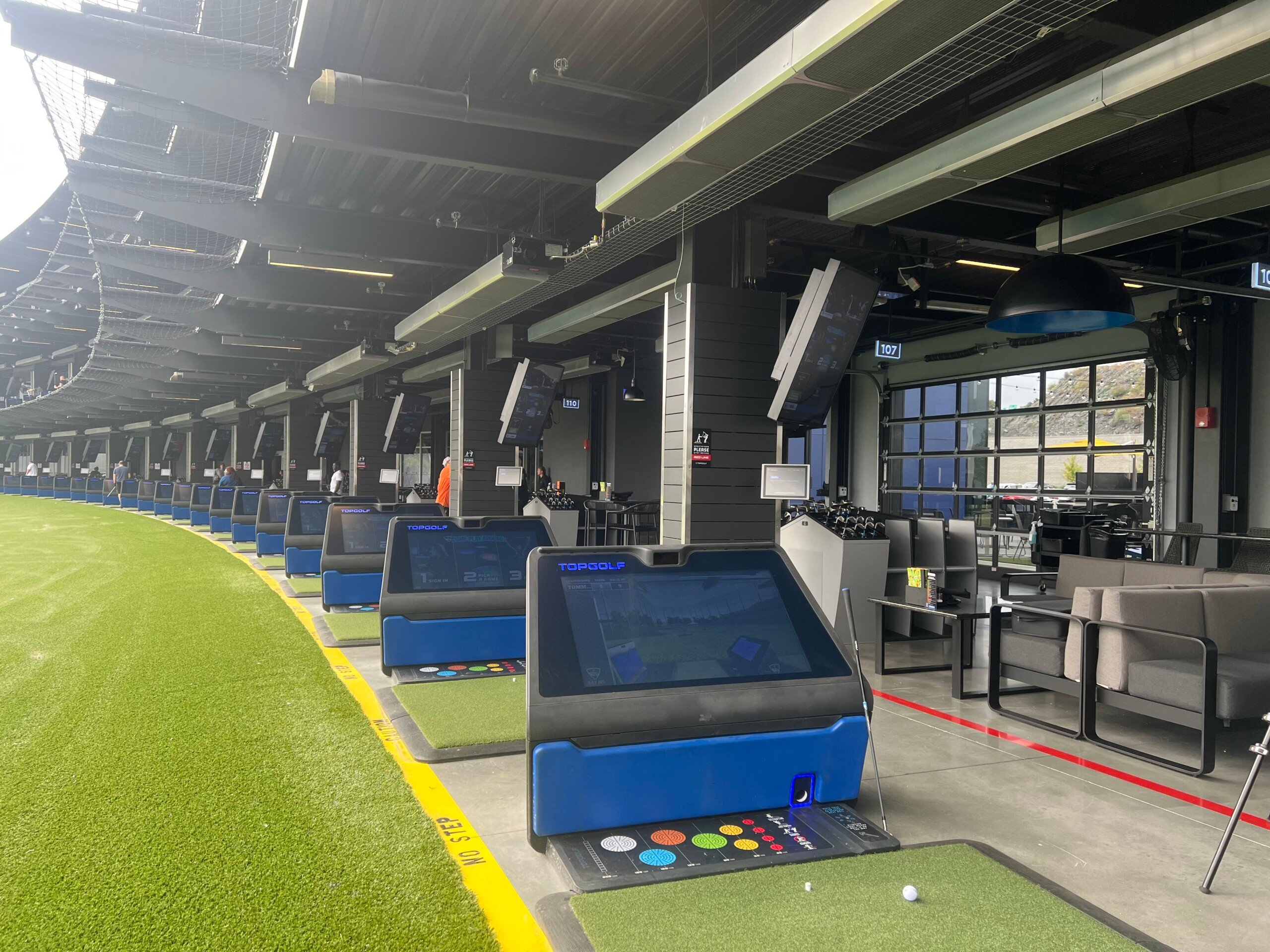 Topgolf Rhode Island cuts the ribbon and officially welcomes the public ...