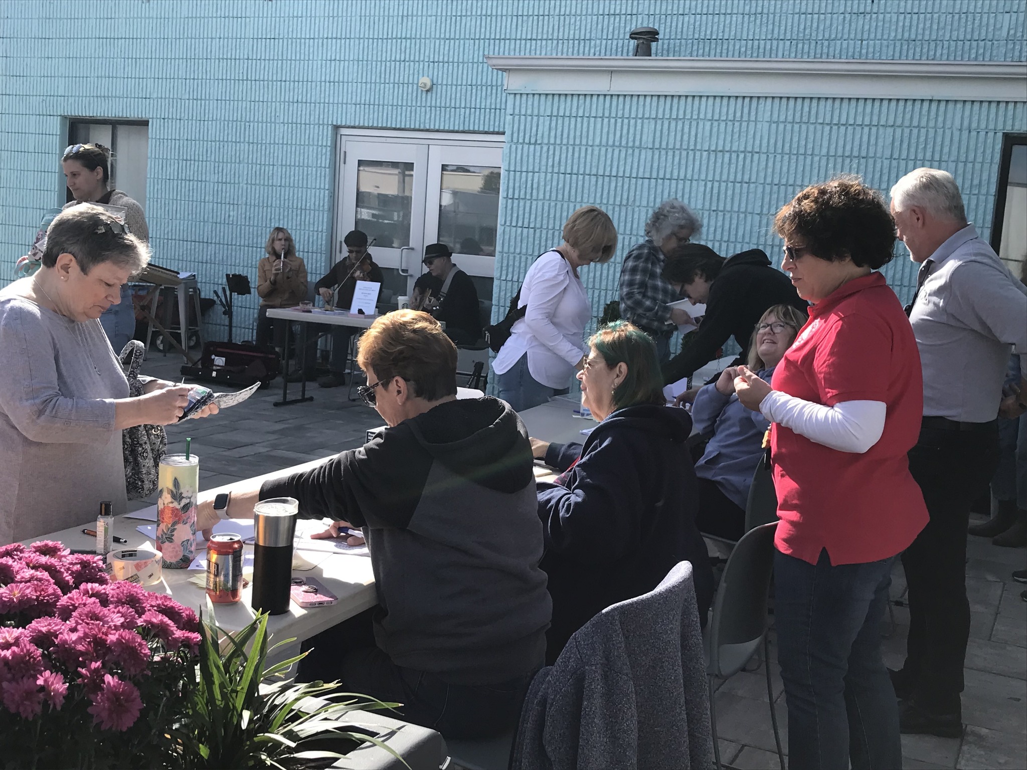 Rhode Islanders collect Gaspee Days charity plates | ABC6