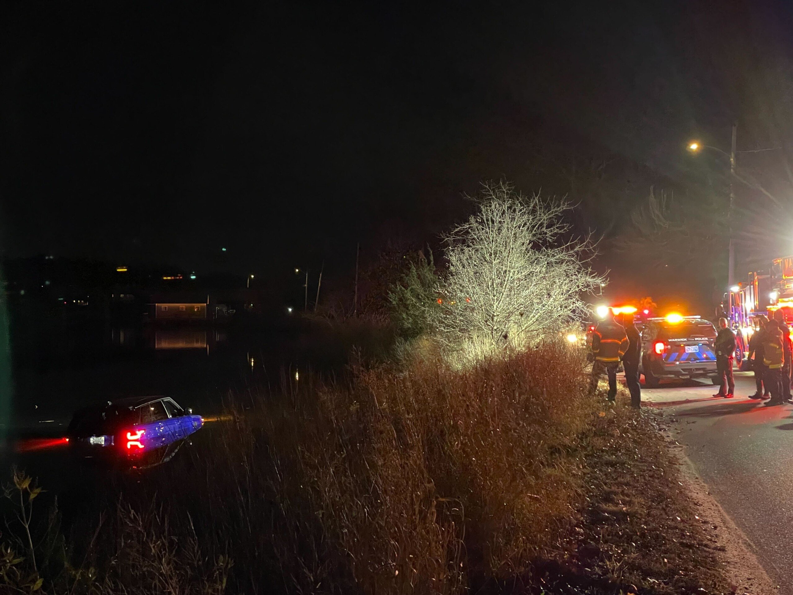 Car drives into water in Warwick | ABC6