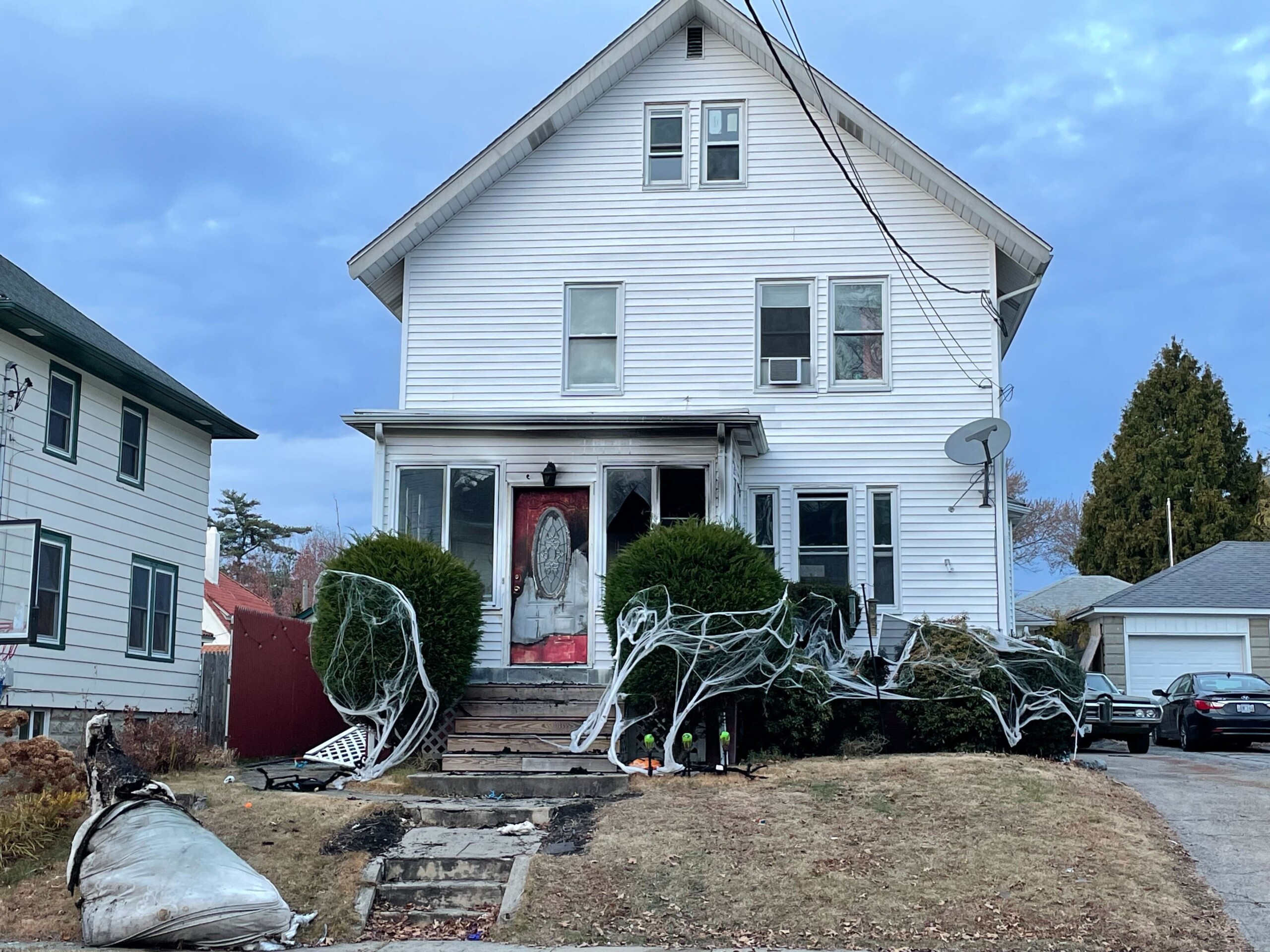 6 displaced after fire in Cranston | ABC6