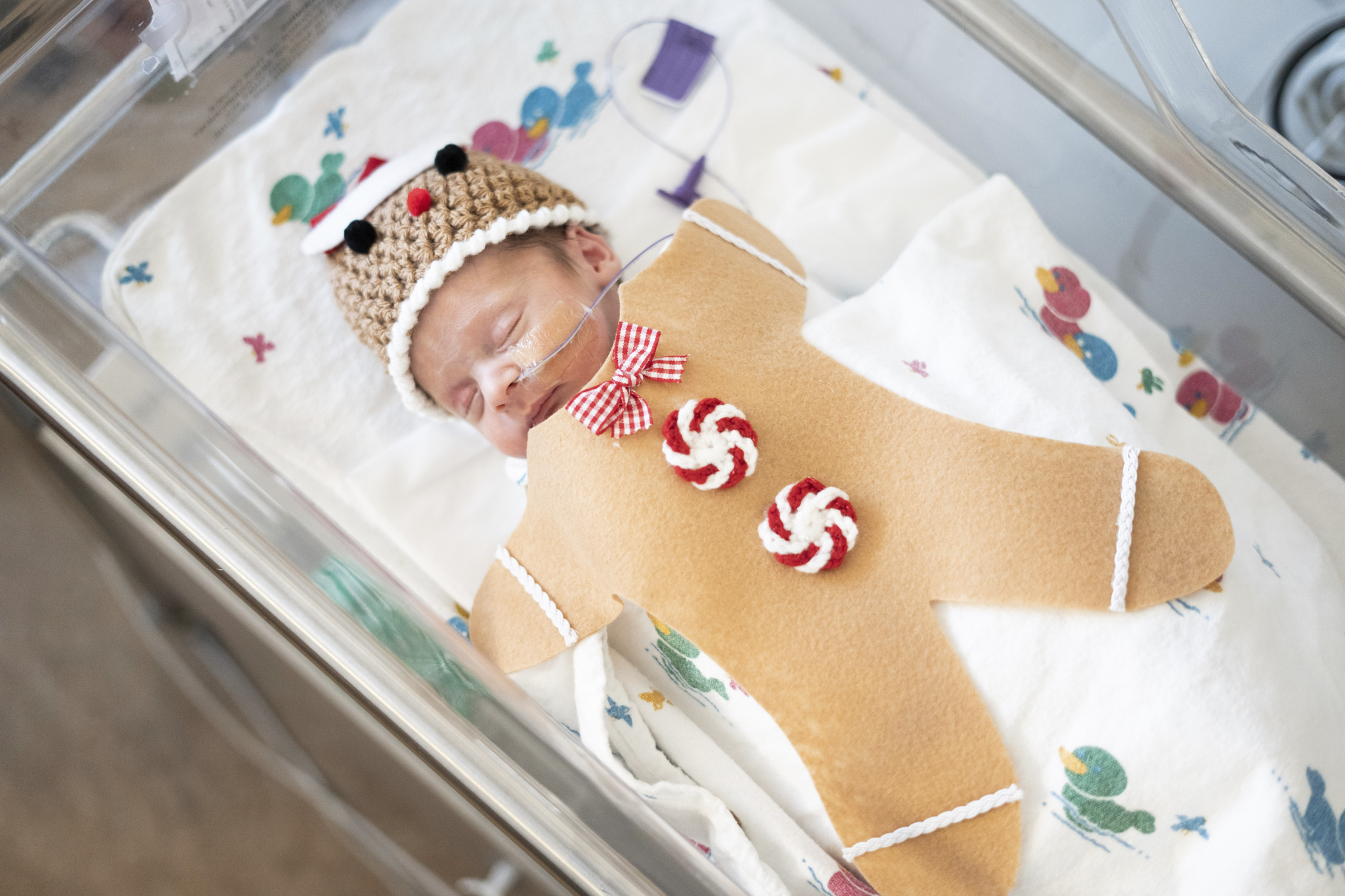 Santa makes a special stop to NICU at Woman and Infants Hospital | ABC6