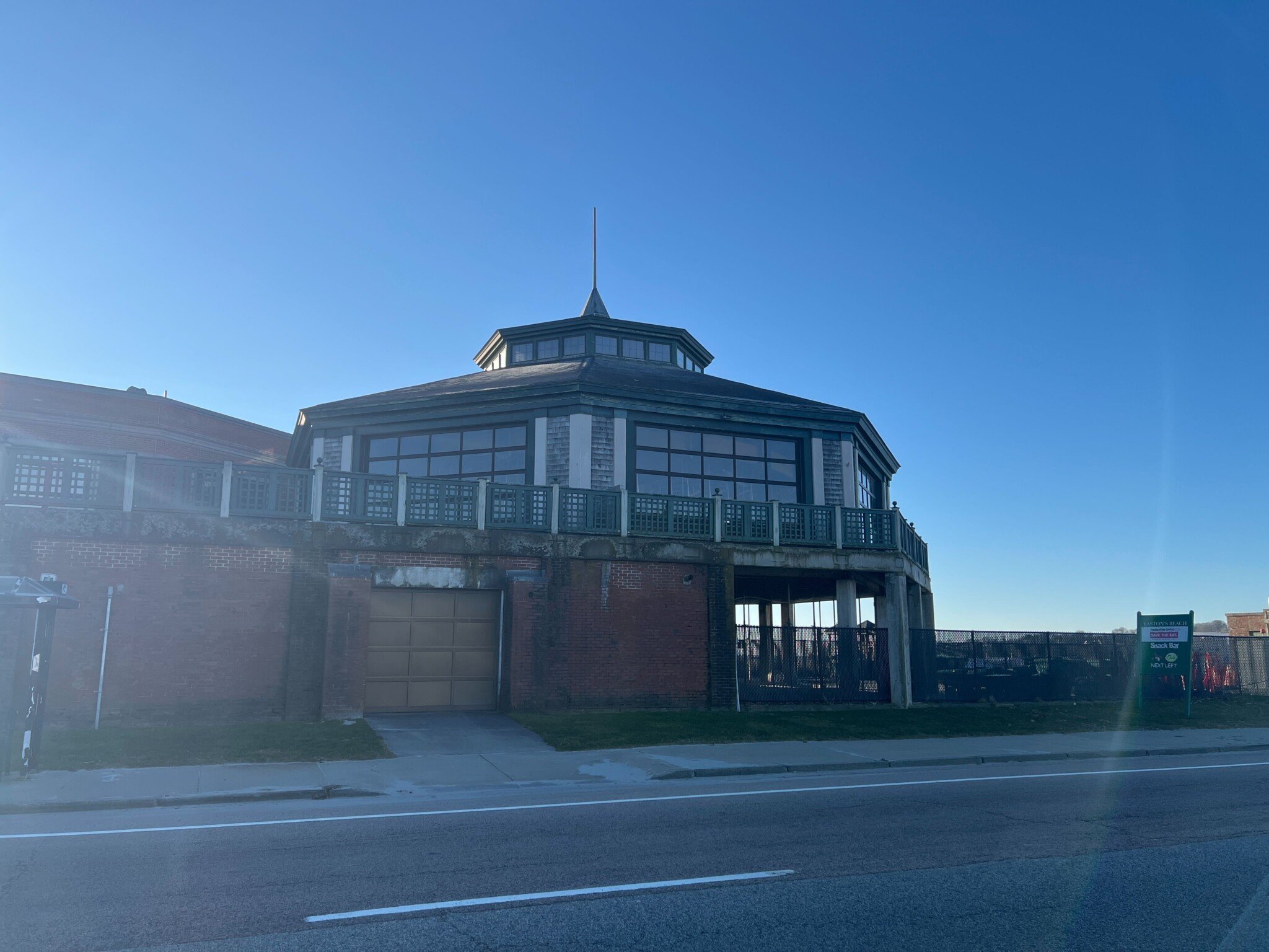 Iconic carousel, snack bar at Easton's Beach to be demolished | ABC6