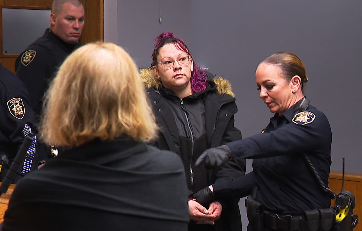 Arizona woman previously charged with murder allegedly stabbed man in ...