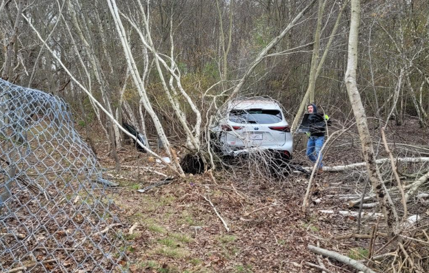 Car crashes into woods in Fall River | ABC6