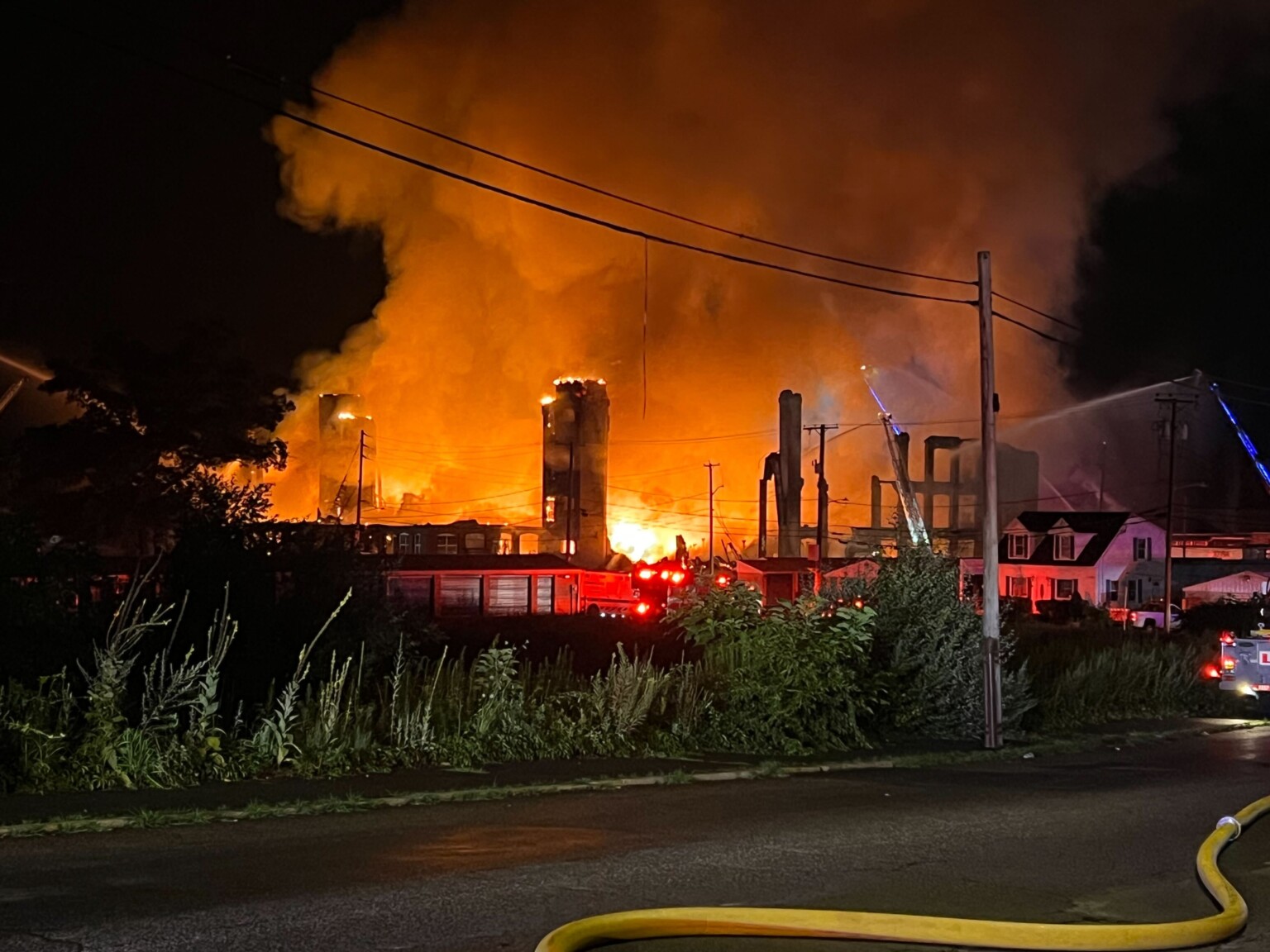 Fire destroys abandoned mill in Woonsocket | ABC6