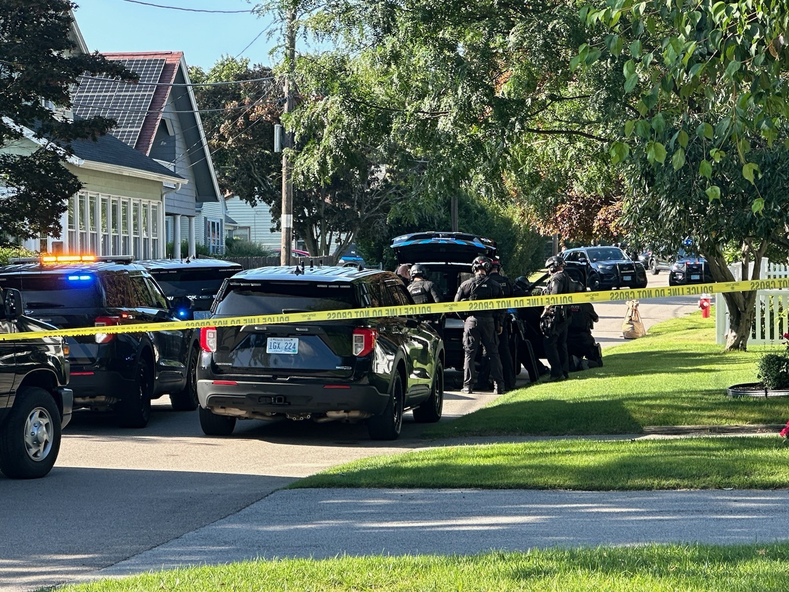 Warwick Police set-up perimeter during domestic investigation | ABC6