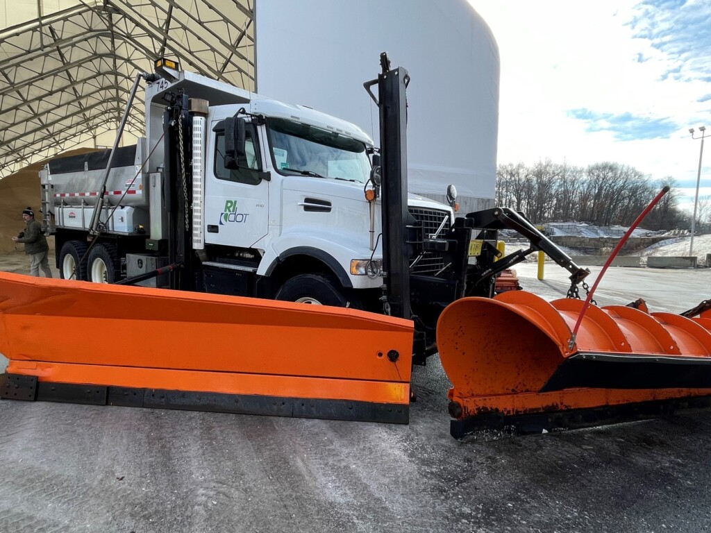Extra crews out treating roads ahead of expected snowfall | ABC6 Extra crews out treating roads ahead of expected snowfall | ABC6