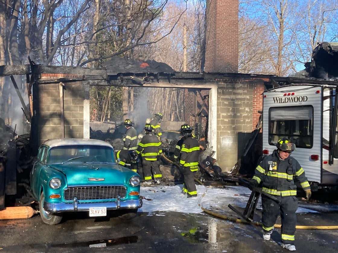 Middleborough crews battle four-bay garage fire | ABC6