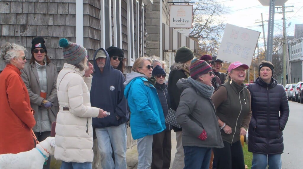 ICE presence sparks protest in Warren | ABC6