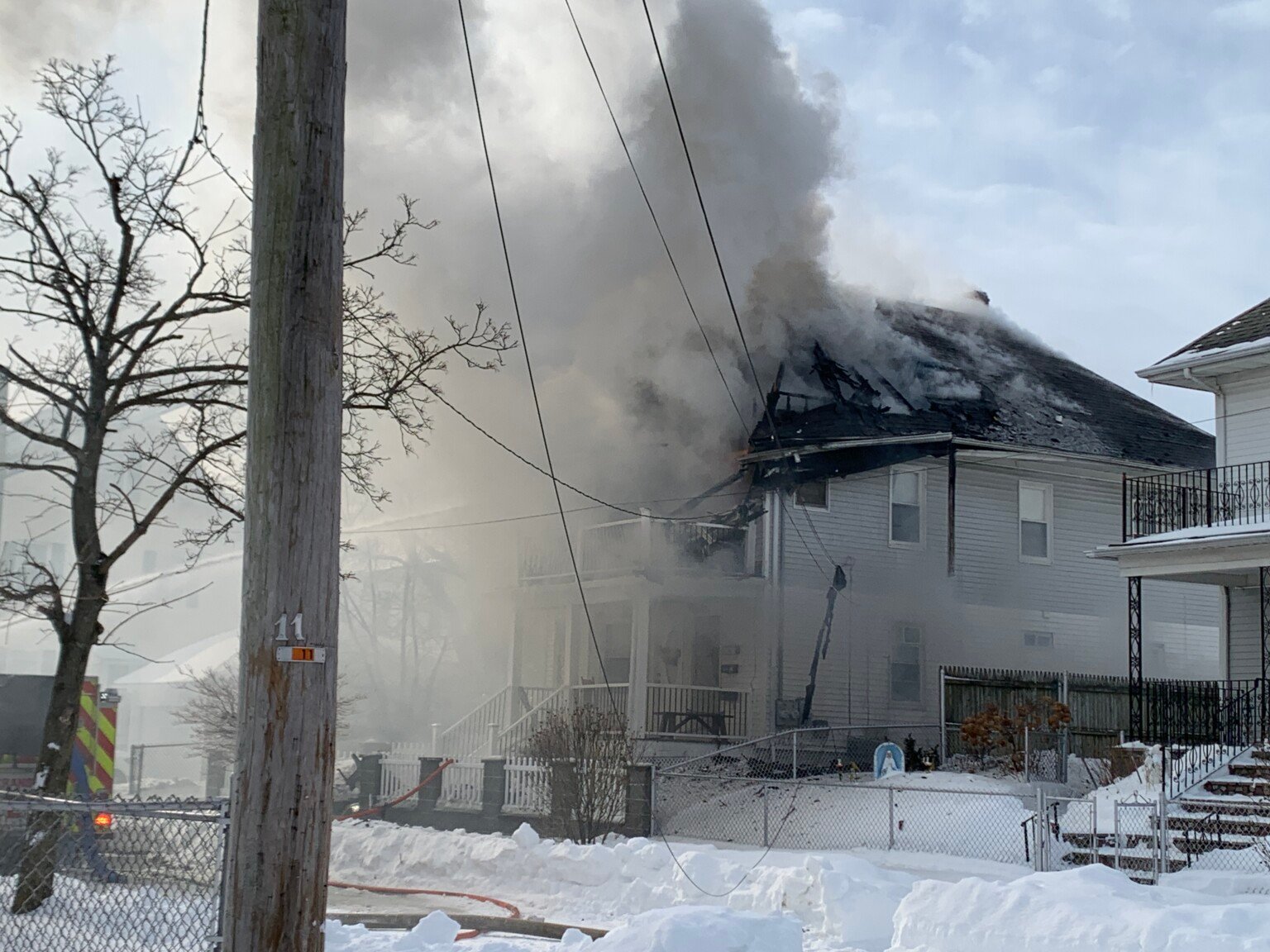 Smoke billows from Cranston home | ABC6
