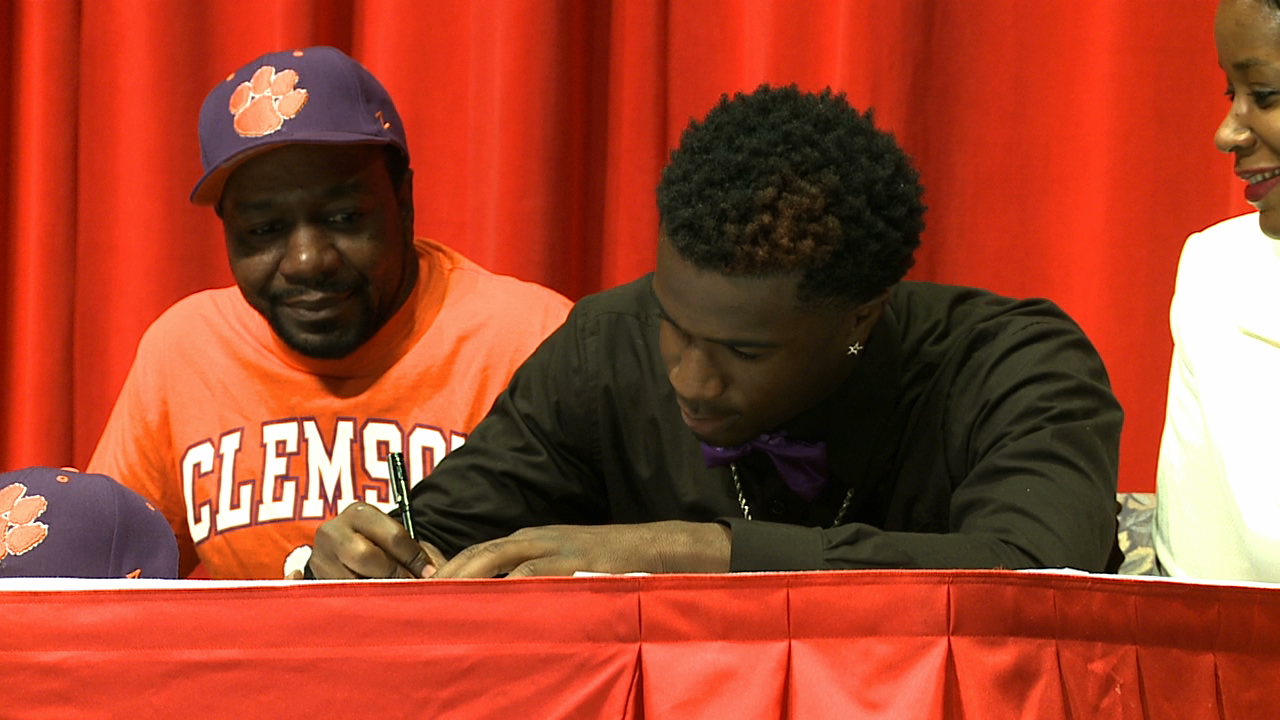 Johnson Signs With Clemson - ABC Columbia