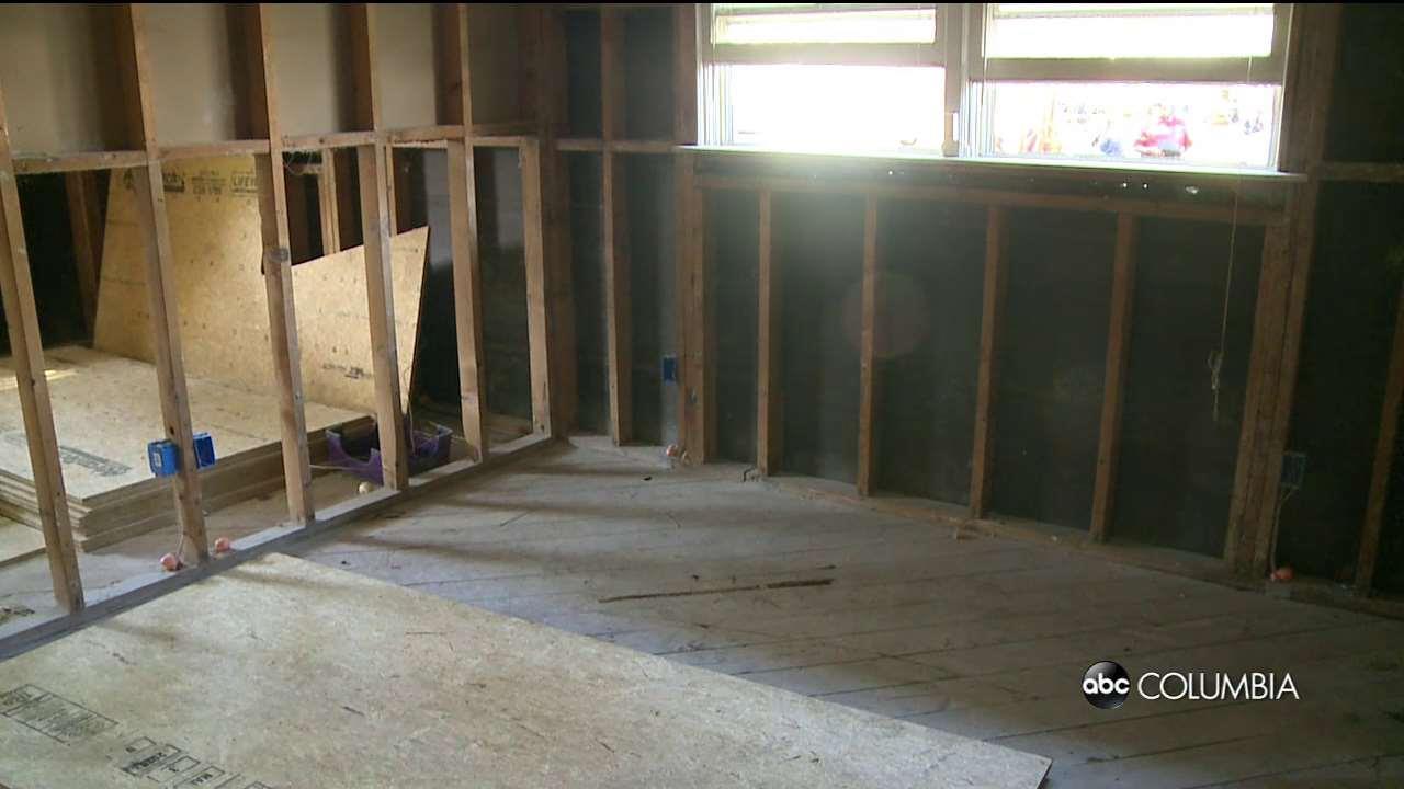 Gov. Haley Tours Flood Damaged Homes - ABC Columbia