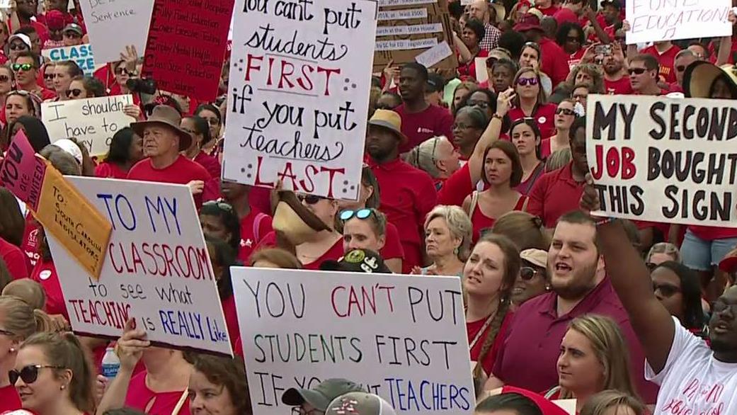 Thousands of teachers rally at the state house for change - ABC Columbia