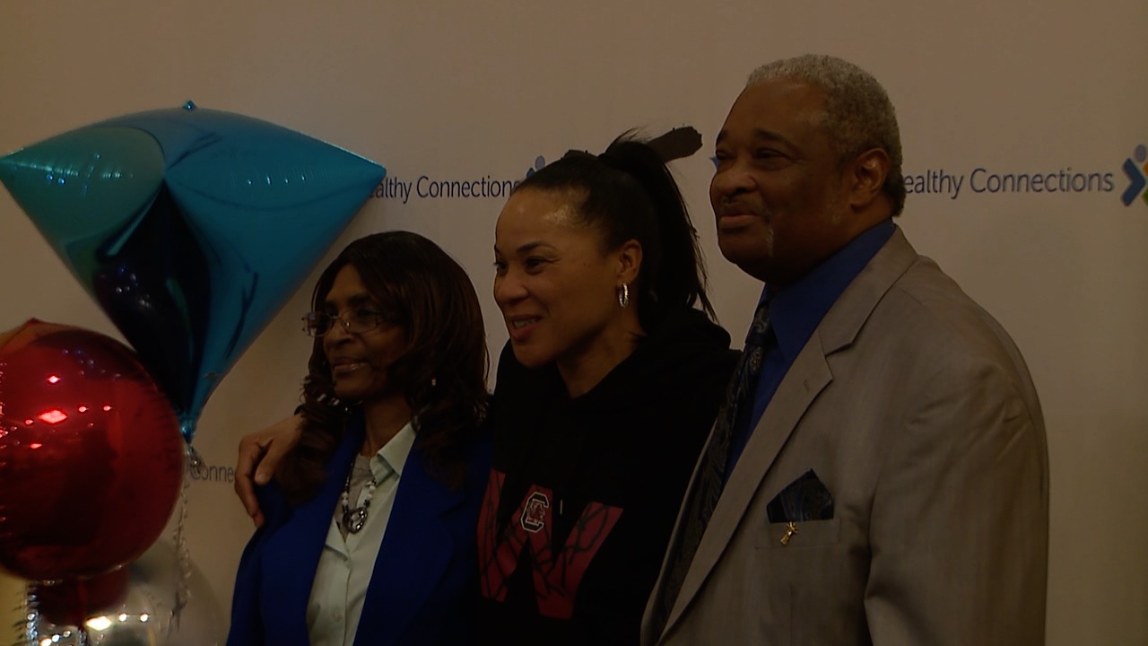 Dawn Staley honors local grandparents with breakfast - ABC Columbia