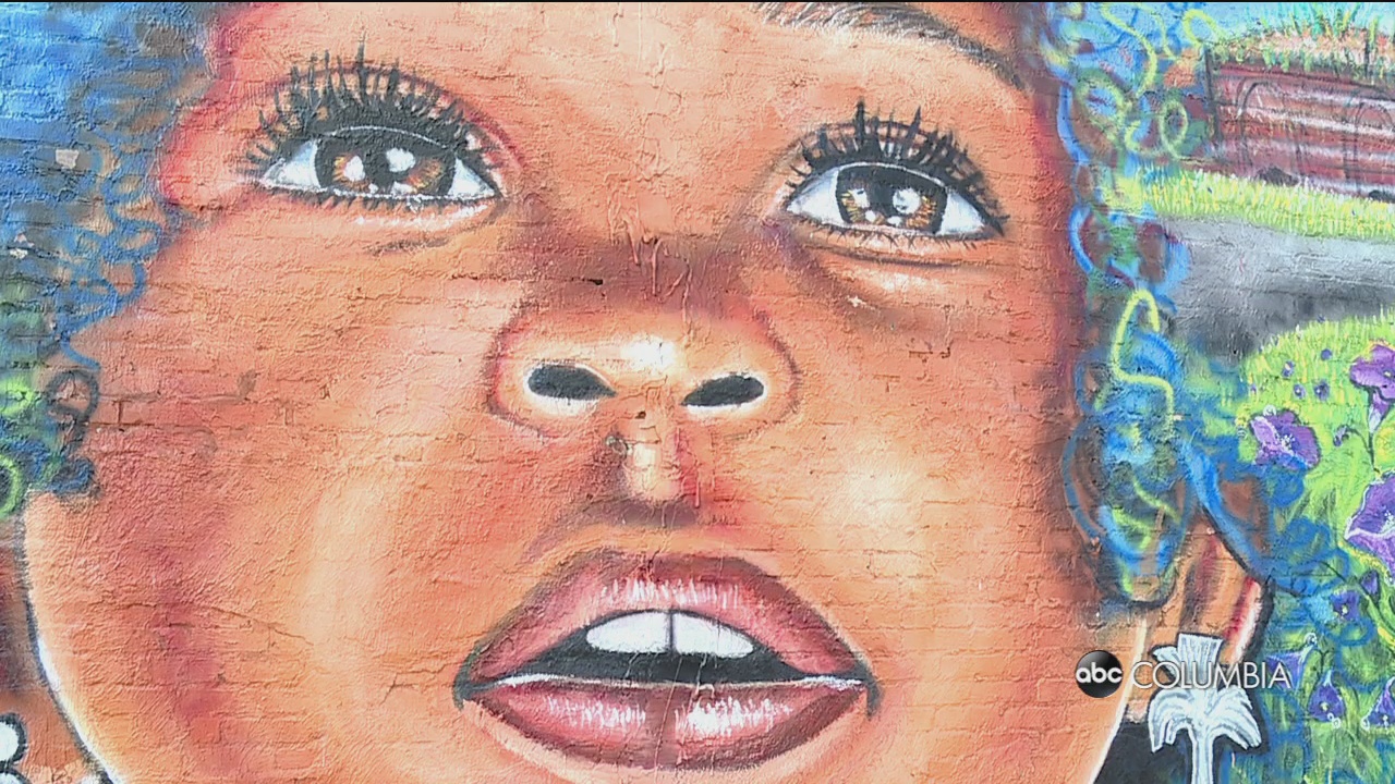 Local artist turns heads with Cayce mural - ABC Columbia