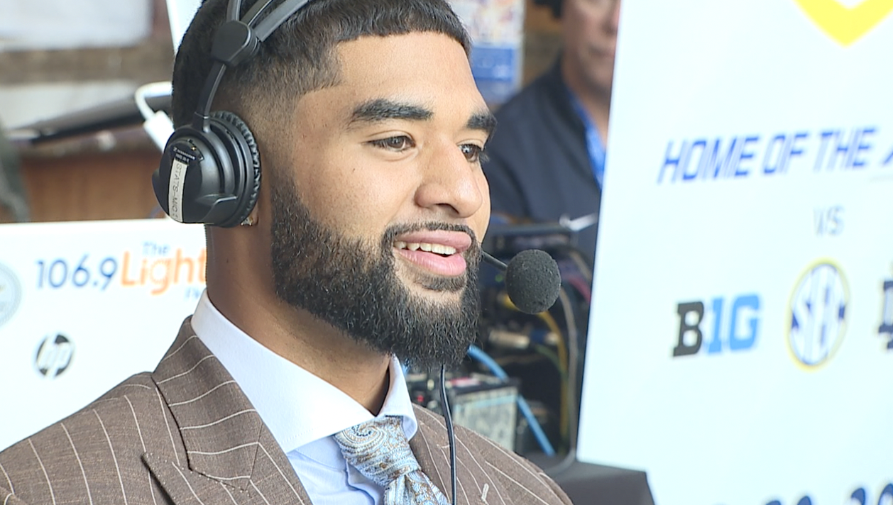 D.J. Uiagalelei, Clemson hope to return to form in 2022 - ABC Columbia