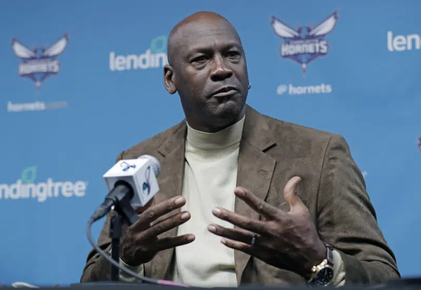 Michael Jordan selling majority ownership stake in Charlotte Hornets ...