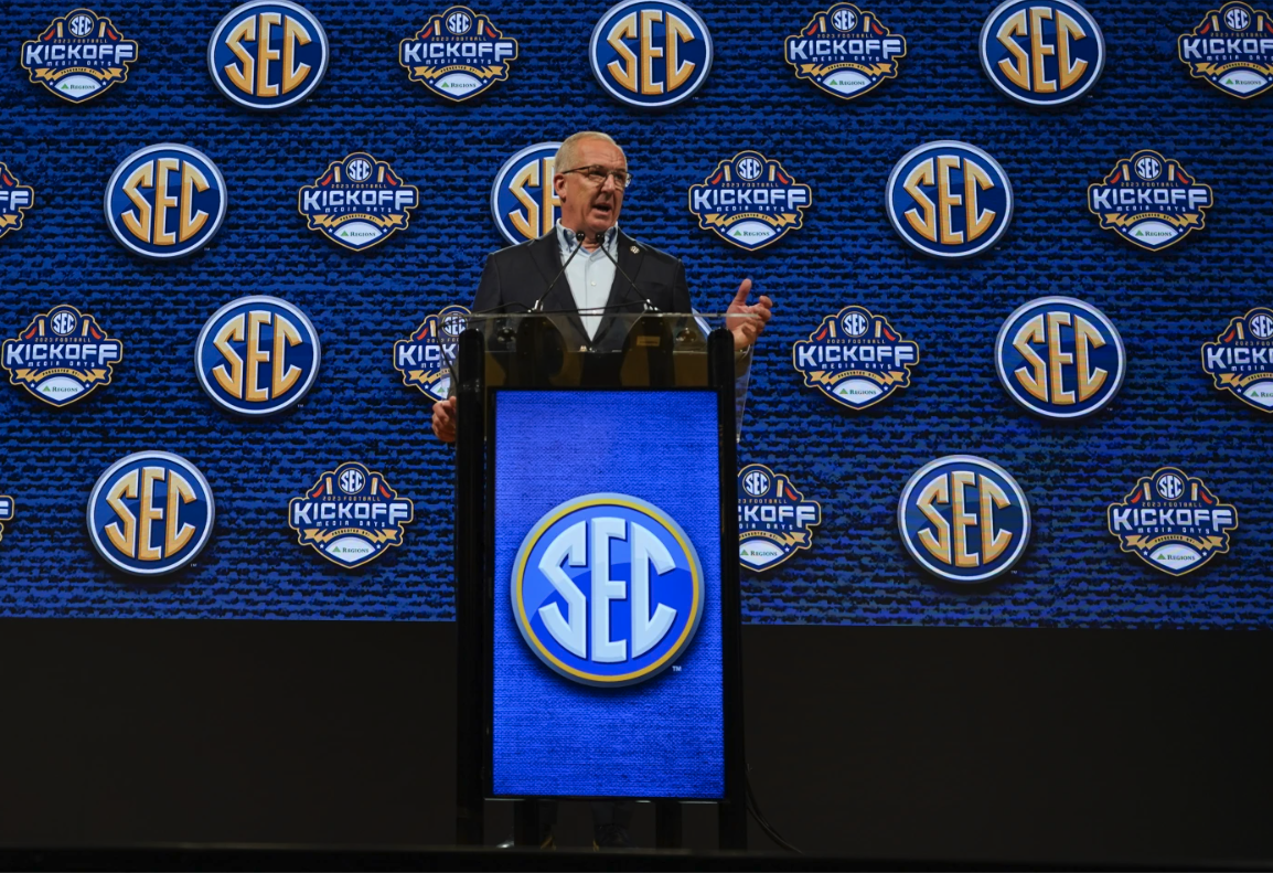 SEC commissioner calls on Congress to set national standards for ...