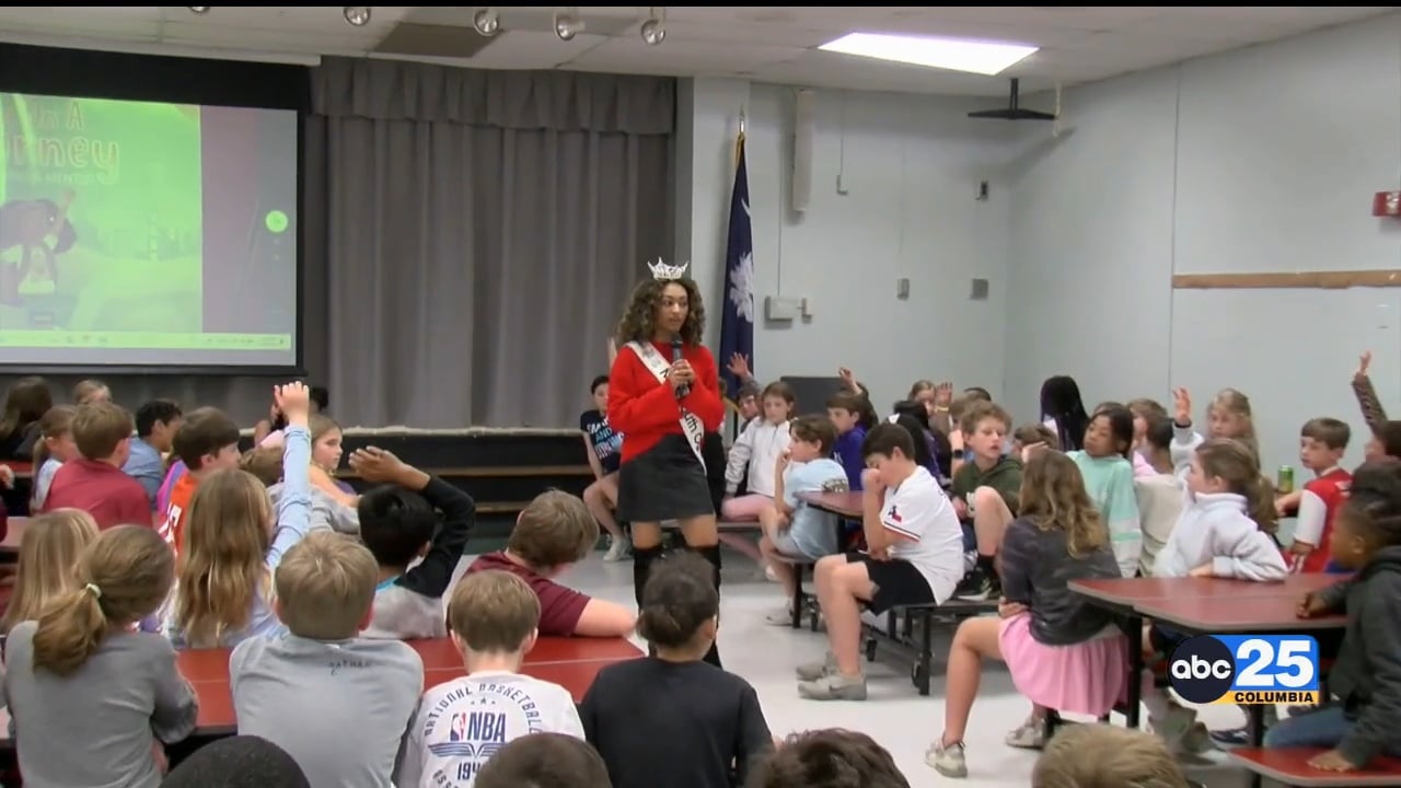 Miss South Carolina 2023 speaks to students at Brennen Elementary ...