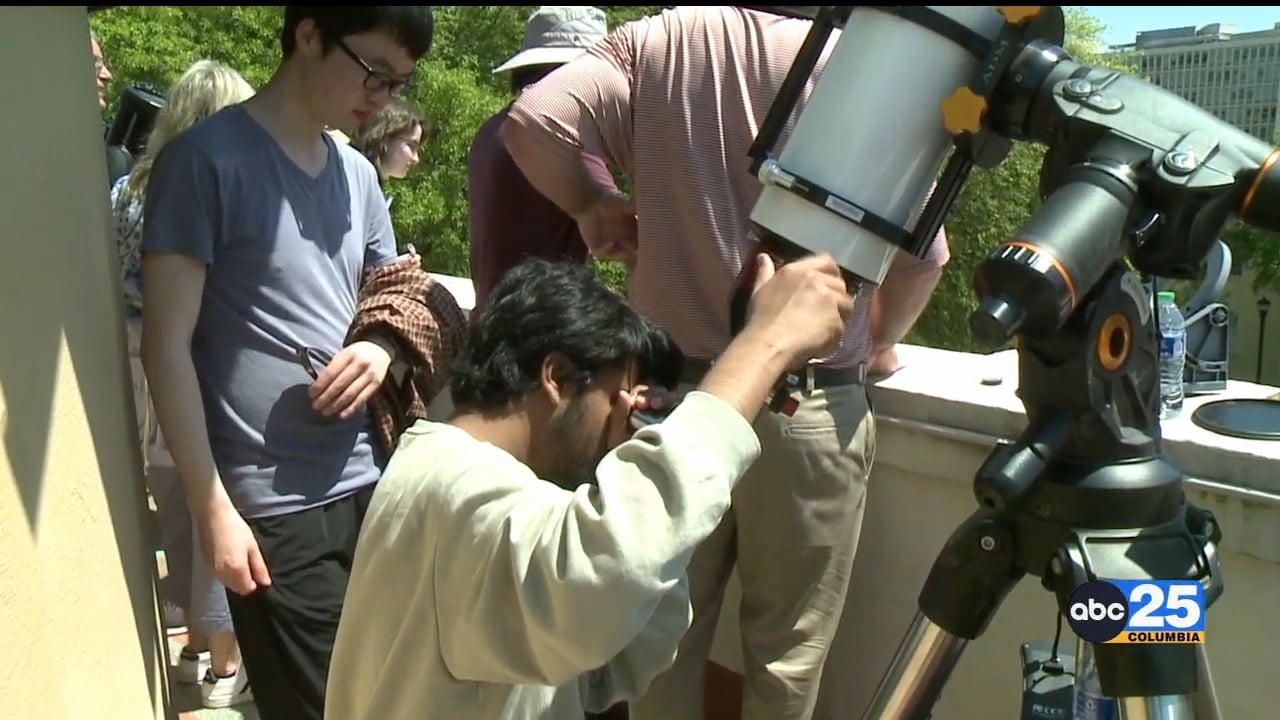 Melton Observatory holds eclipse watch party for USC students - ABC ...