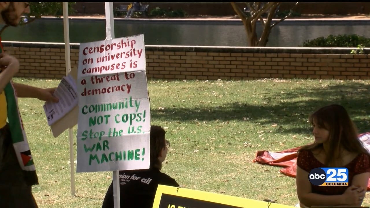 USC students hold Gaza solidarity encampment protest - ABC Columbia